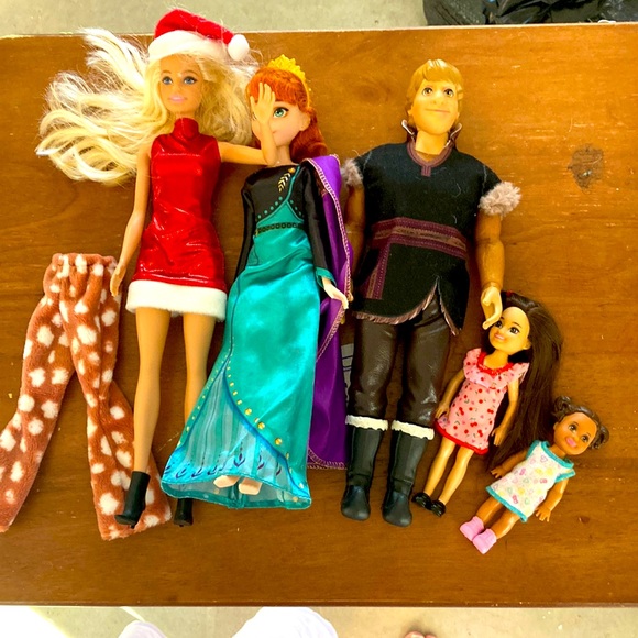 Barbie | Toys | Barbie Lot Including Frozen Barbies 2 Holiday Barbie ...